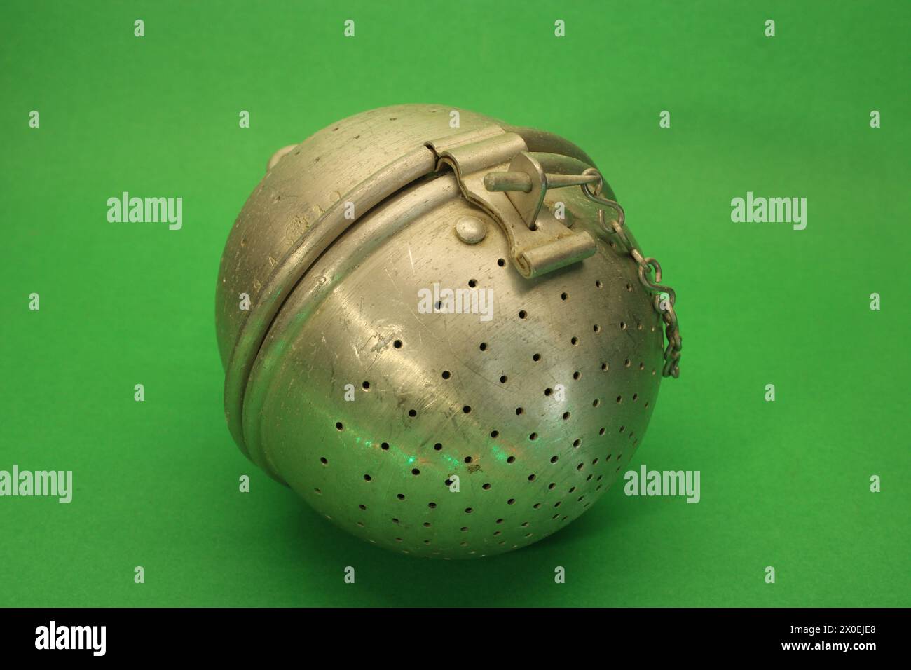 Aluminum utensils hi-res stock photography and images - Alamy