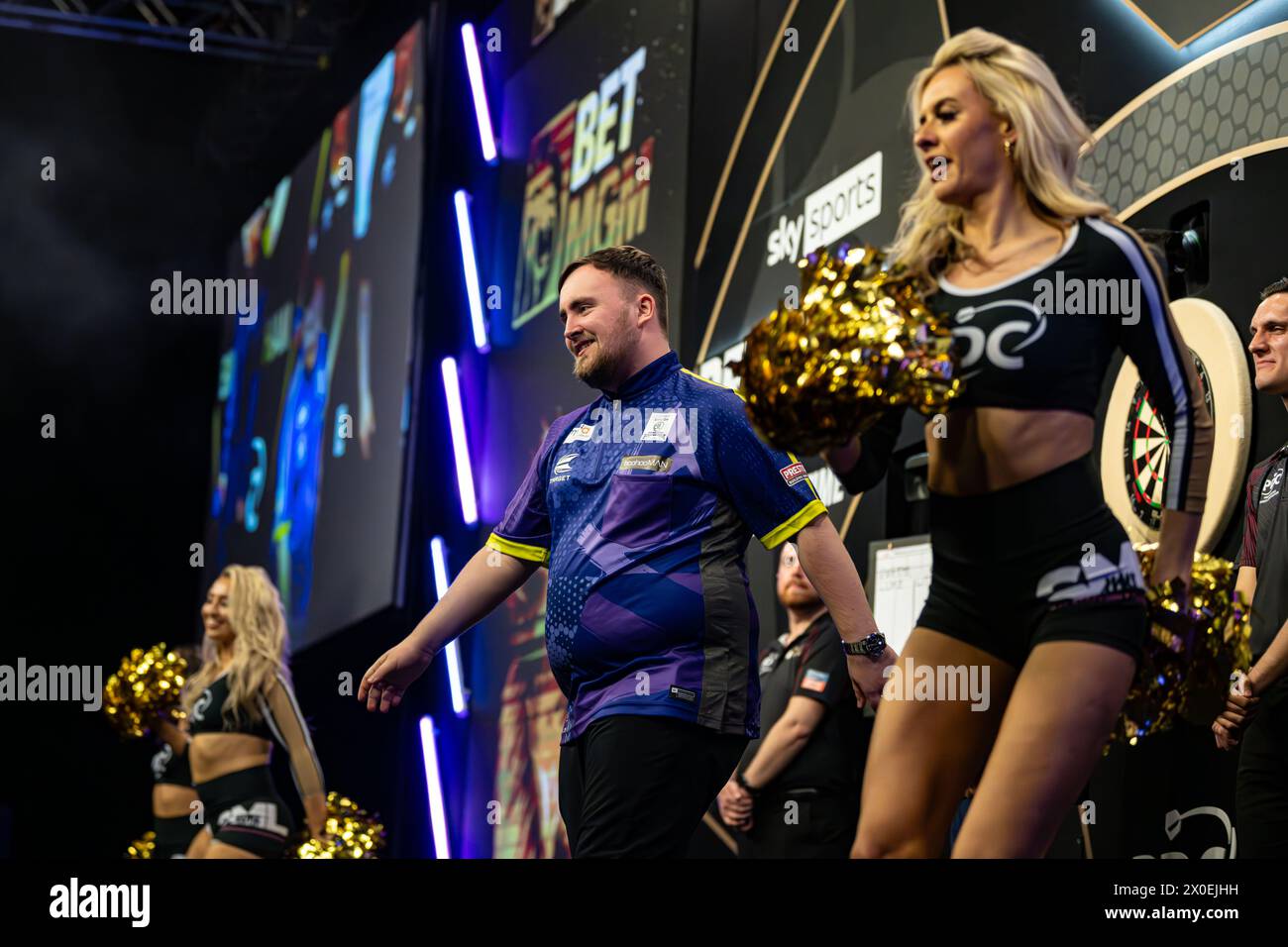 Littler darts cheerleaders hi-res stock photography and images - Alamy