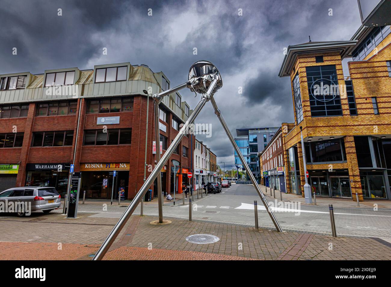 War of the worlds martian sculpture hi-res stock photography and images ...