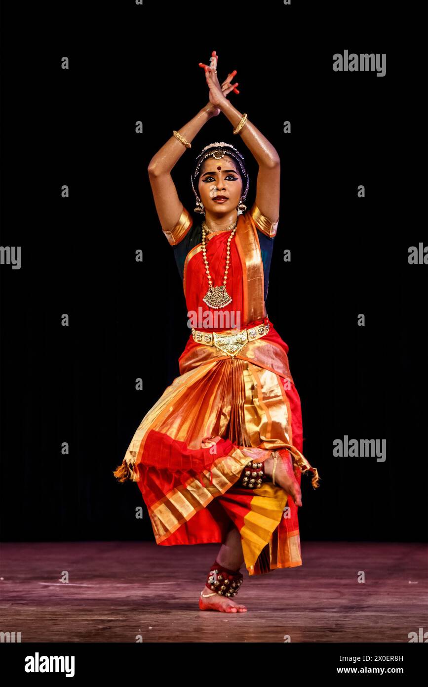 Bharatanatyam - classical Indian dance Stock Photo - Alamy