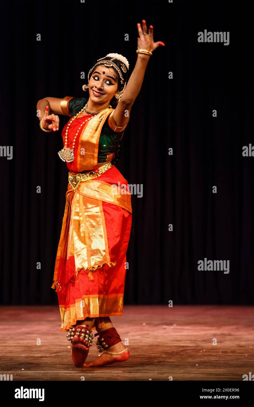 Bharatanatyam - classical Indian dance Stock Photo - Alamy