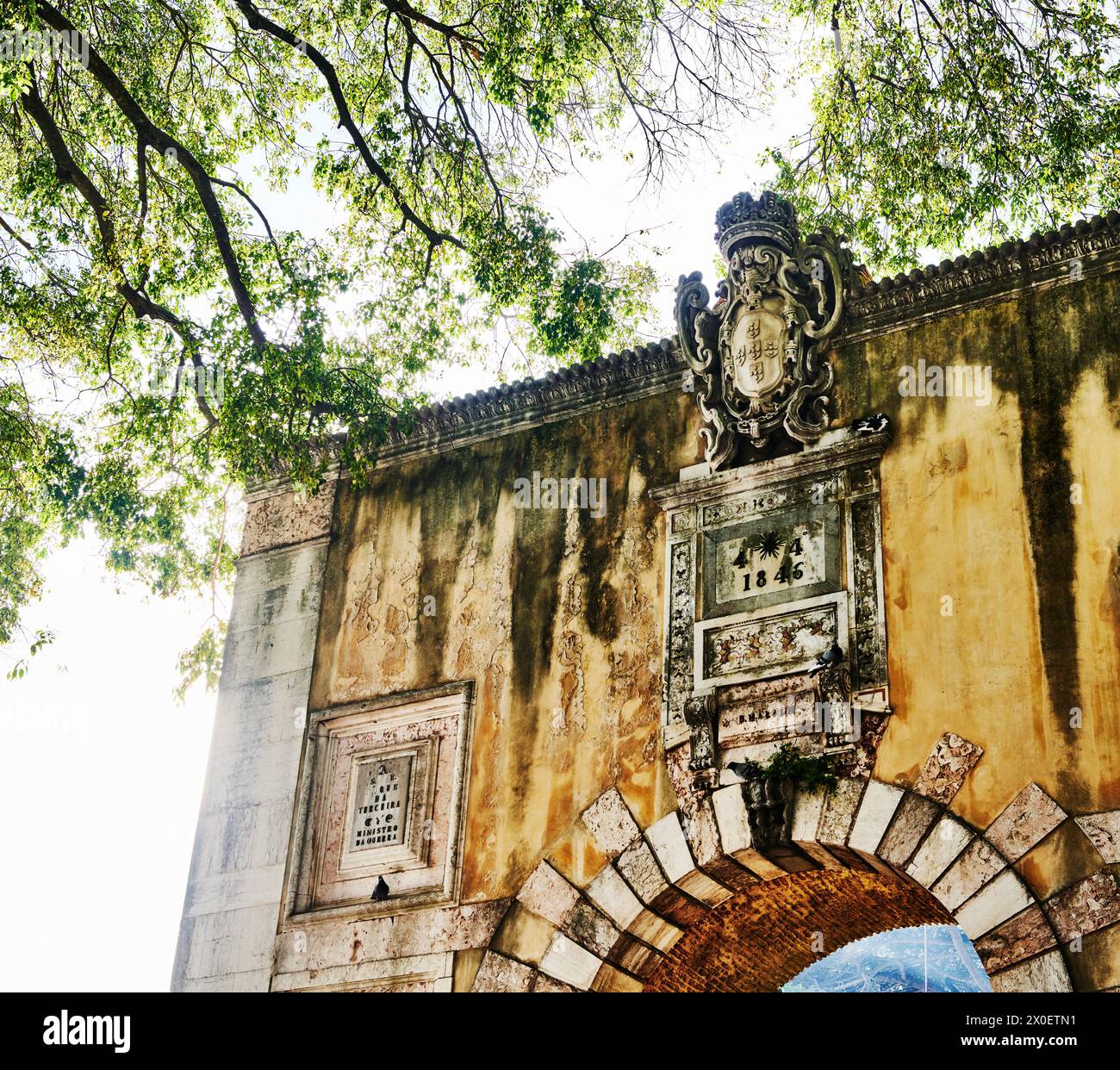 Portugal ancient gateway hi-res stock photography and images - Alamy