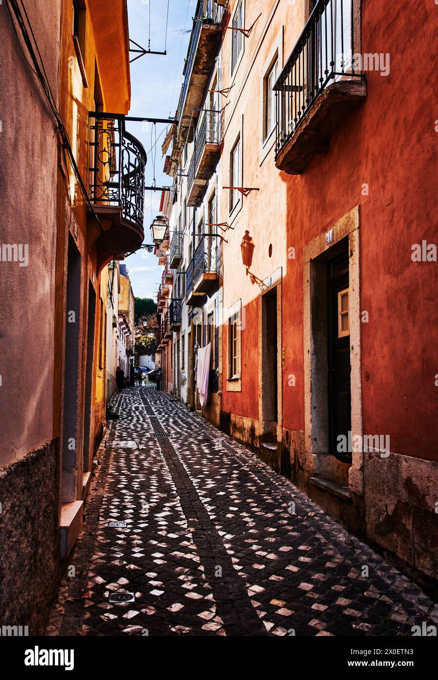 Narrow walkway buildings architecture hi-res stock photography and ...
