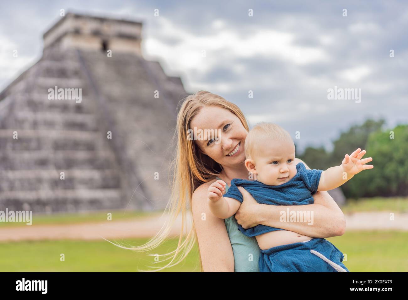 Maya woman and baby hi-res stock photography and images - Alamy