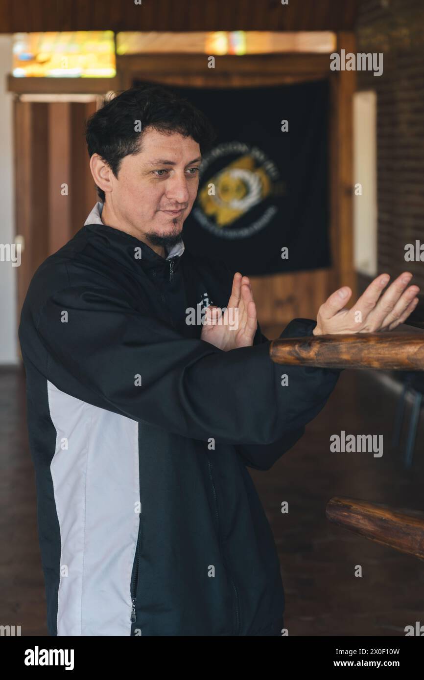 Tan Sao: The Essence of Wing Chun. It means "palm hand" focusing on ...