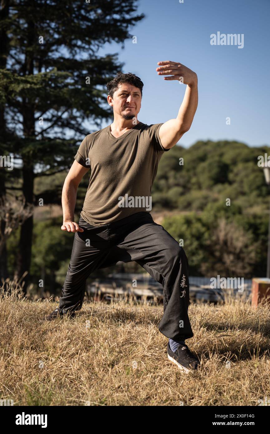 Posture person practicing chinese hi-res stock photography and images ...