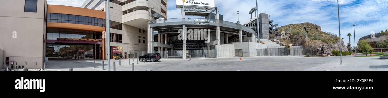 University of phoenix stadium entrance hi-res stock photography and ...