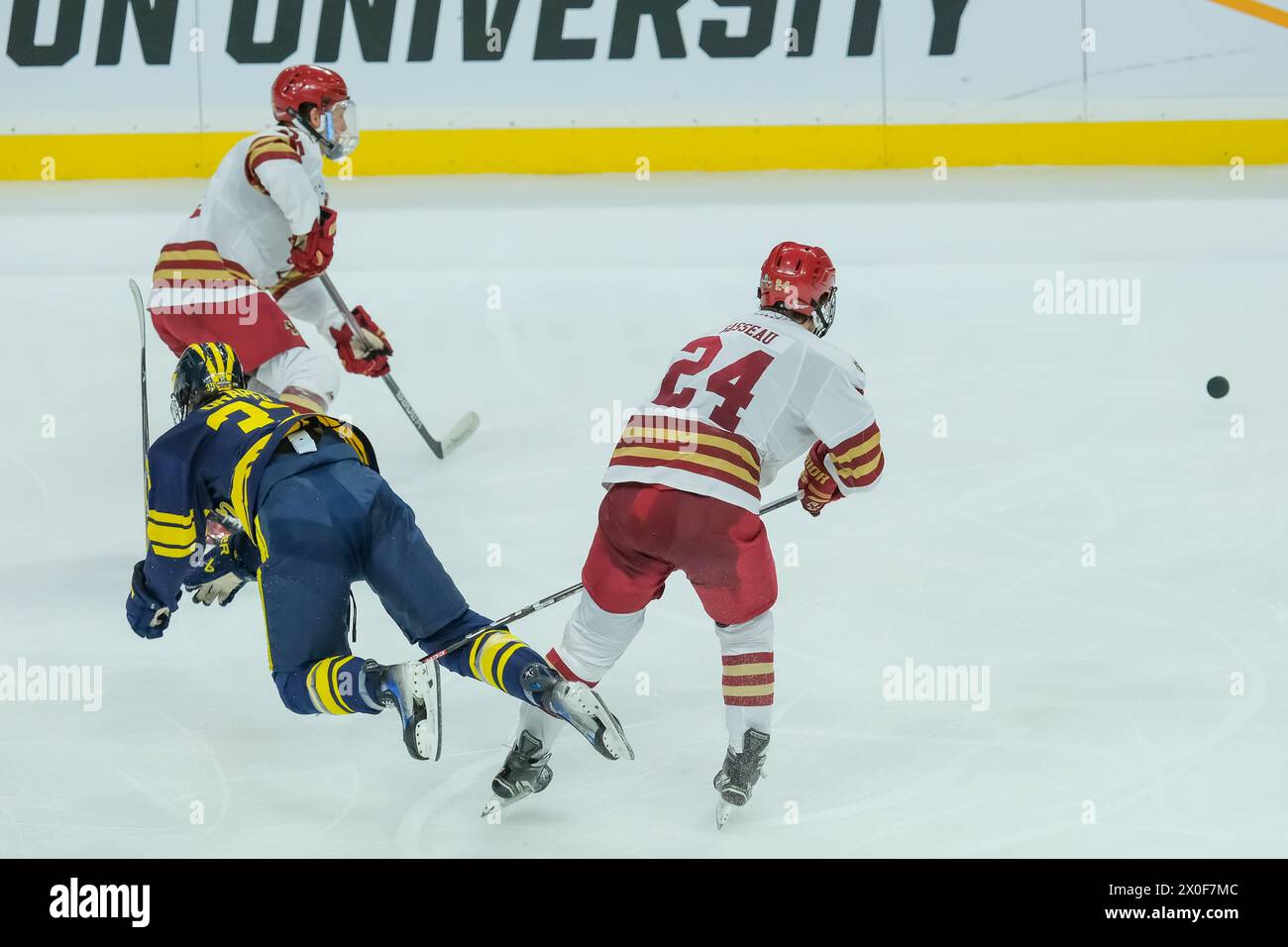 St. Paul, Minnesota, USA. 11th Apr, 2024. Michigan forward KIENAN ...