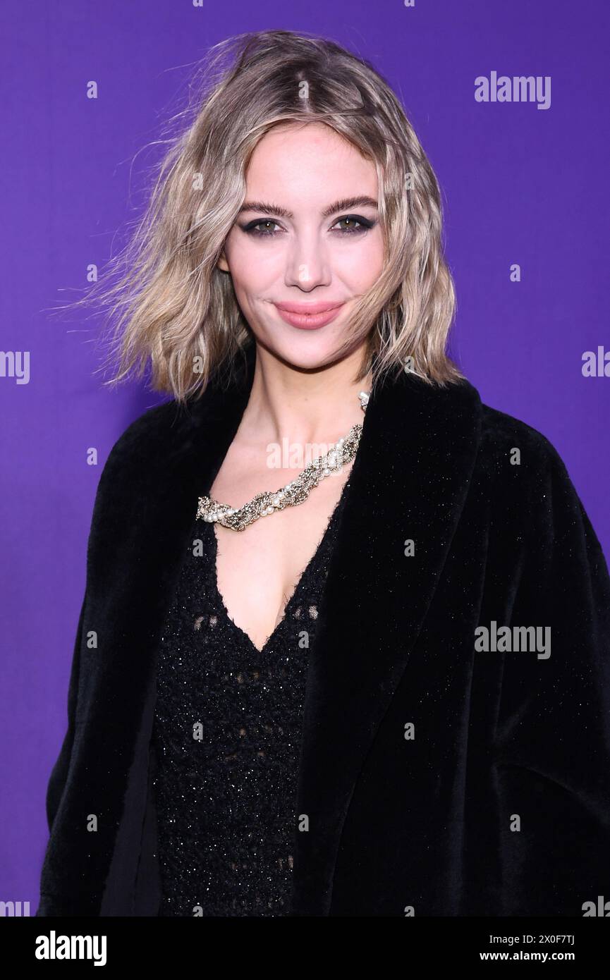 Anna weyant hi-res stock photography and images - Alamy