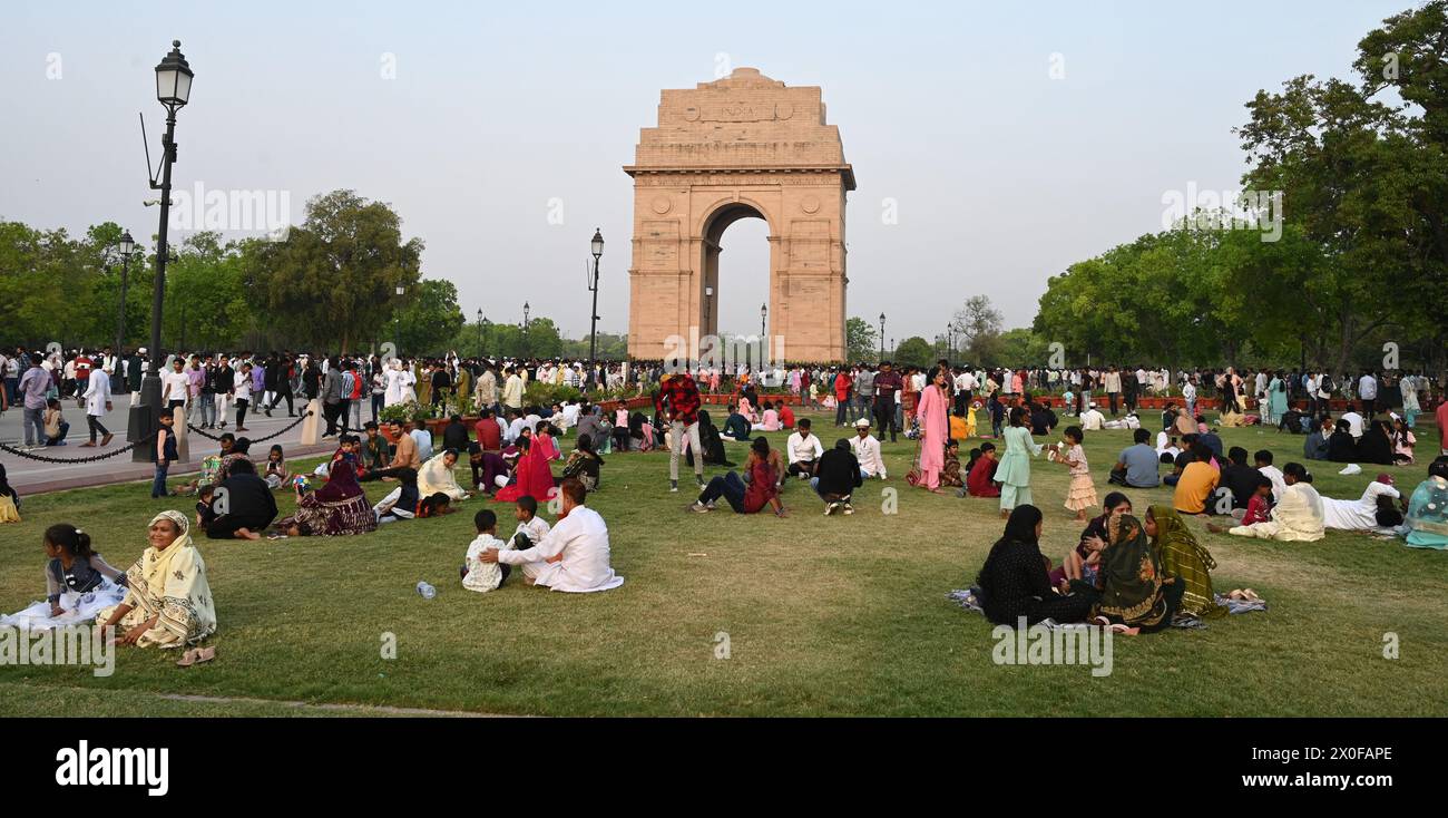 NEW DELHI, INDIA - APRIL 11: Heavy rush people celebrating Eid Festival ...