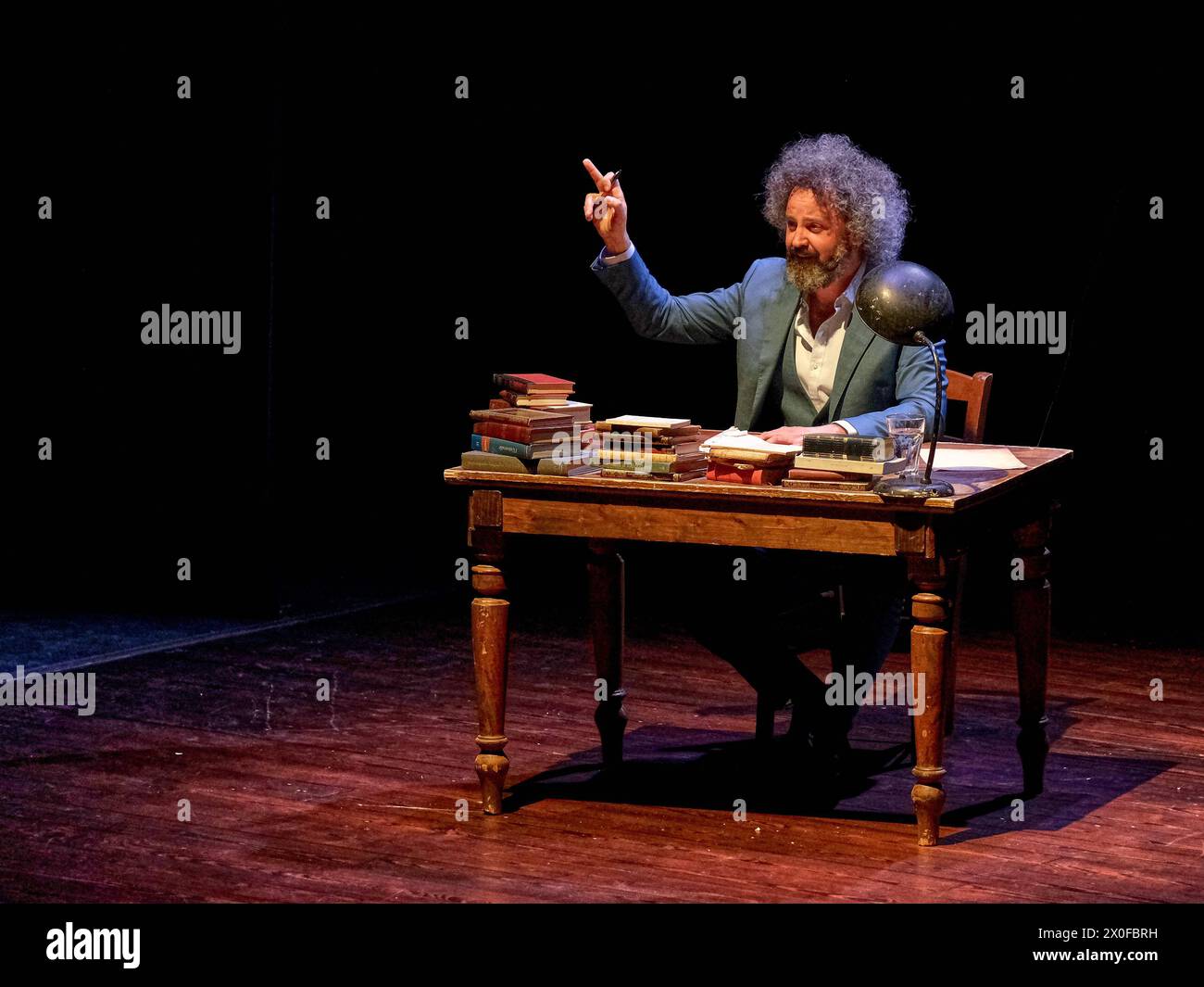 Italian artist Musical - SIMONE CRISTICCHI - PARADISO: DALLE TENEBRE ...