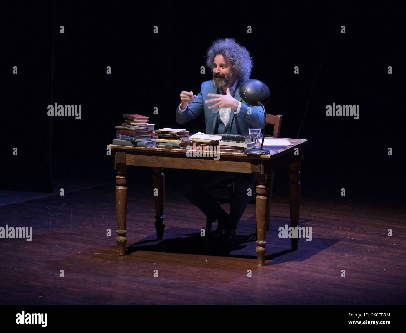 Italian artist Musical - SIMONE CRISTICCHI - PARADISO: DALLE TENEBRE ...