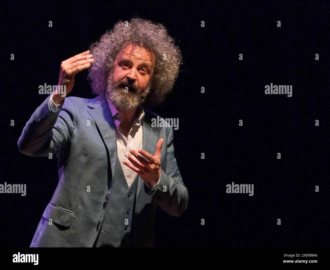 Italian artist Musical - SIMONE CRISTICCHI - PARADISO: DALLE TENEBRE ...