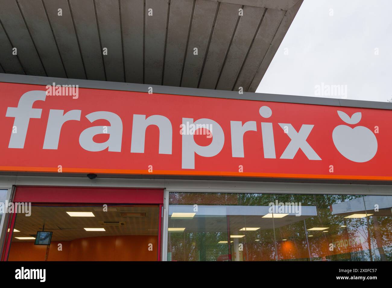 Bordeaux , France - 04 10 2024 : franprix supermarket logo brand and ...