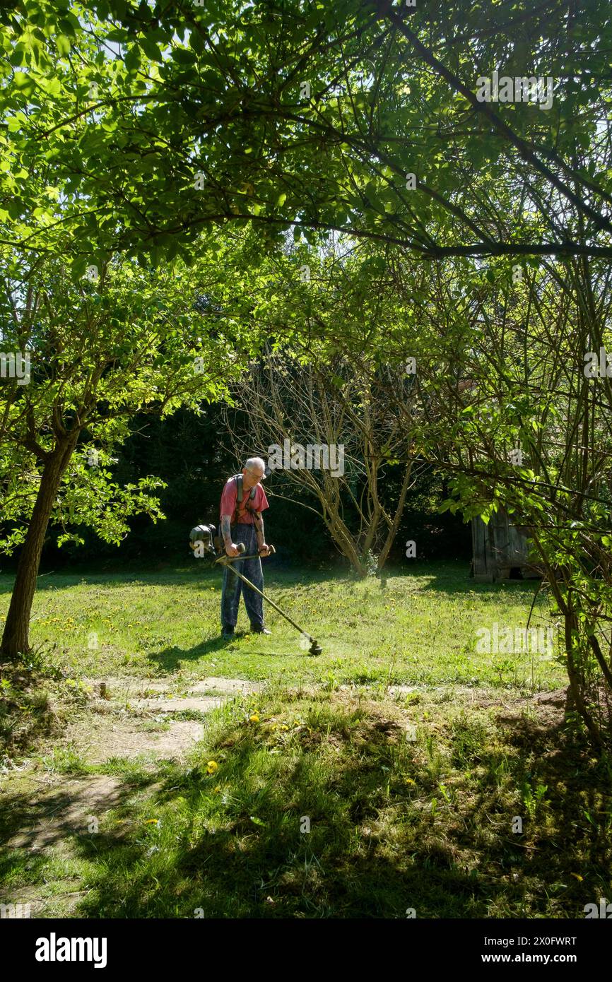 Brush cutter hi-res stock photography and images - Alamy