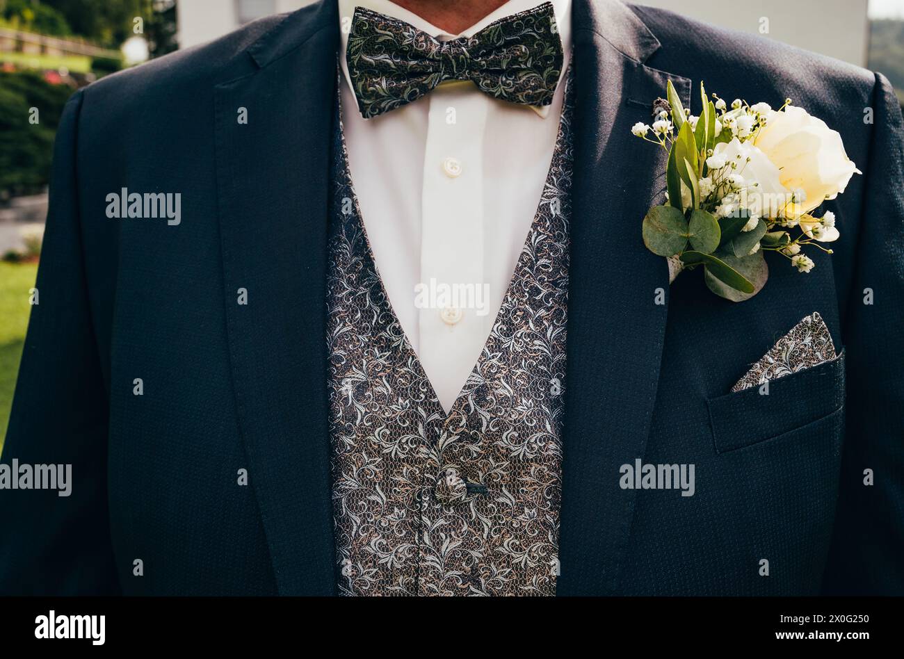 Navy blue suit hi-res stock photography and images - Alamy