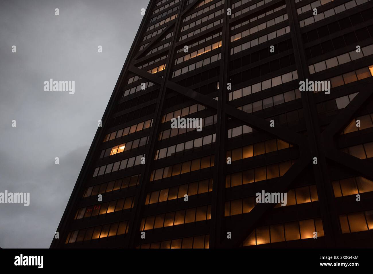 Chicago Skyscraper With Glowing Windows Stock Photo - Alamy