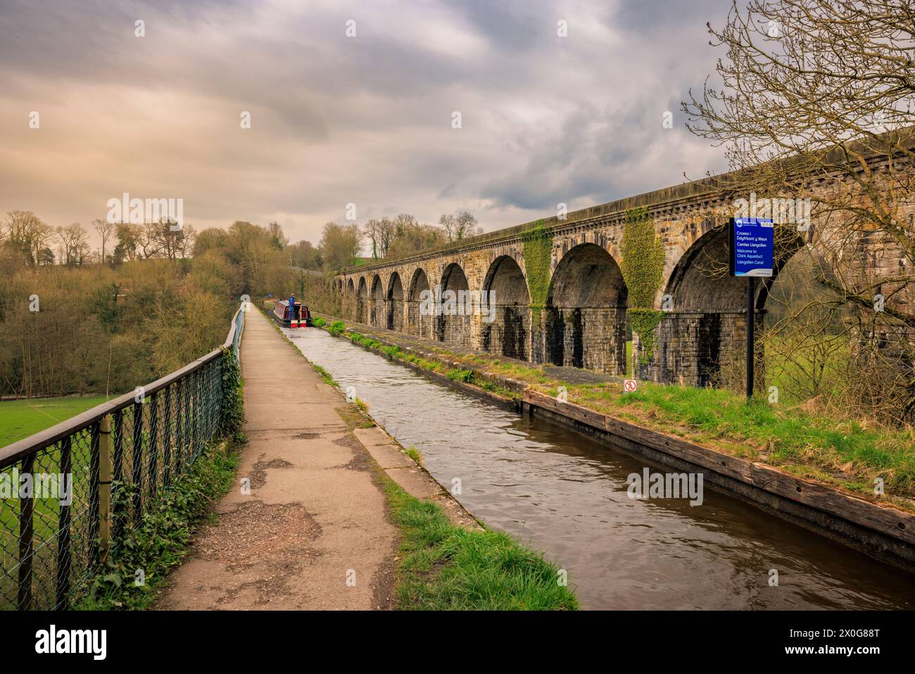 The Chirk Aqueduct on the Llangollen Canal, Denbighshire, North Wales ...