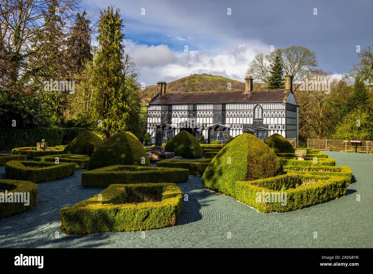 Plas Newydd at Llangollen with Dinas Bran castle in the background ...