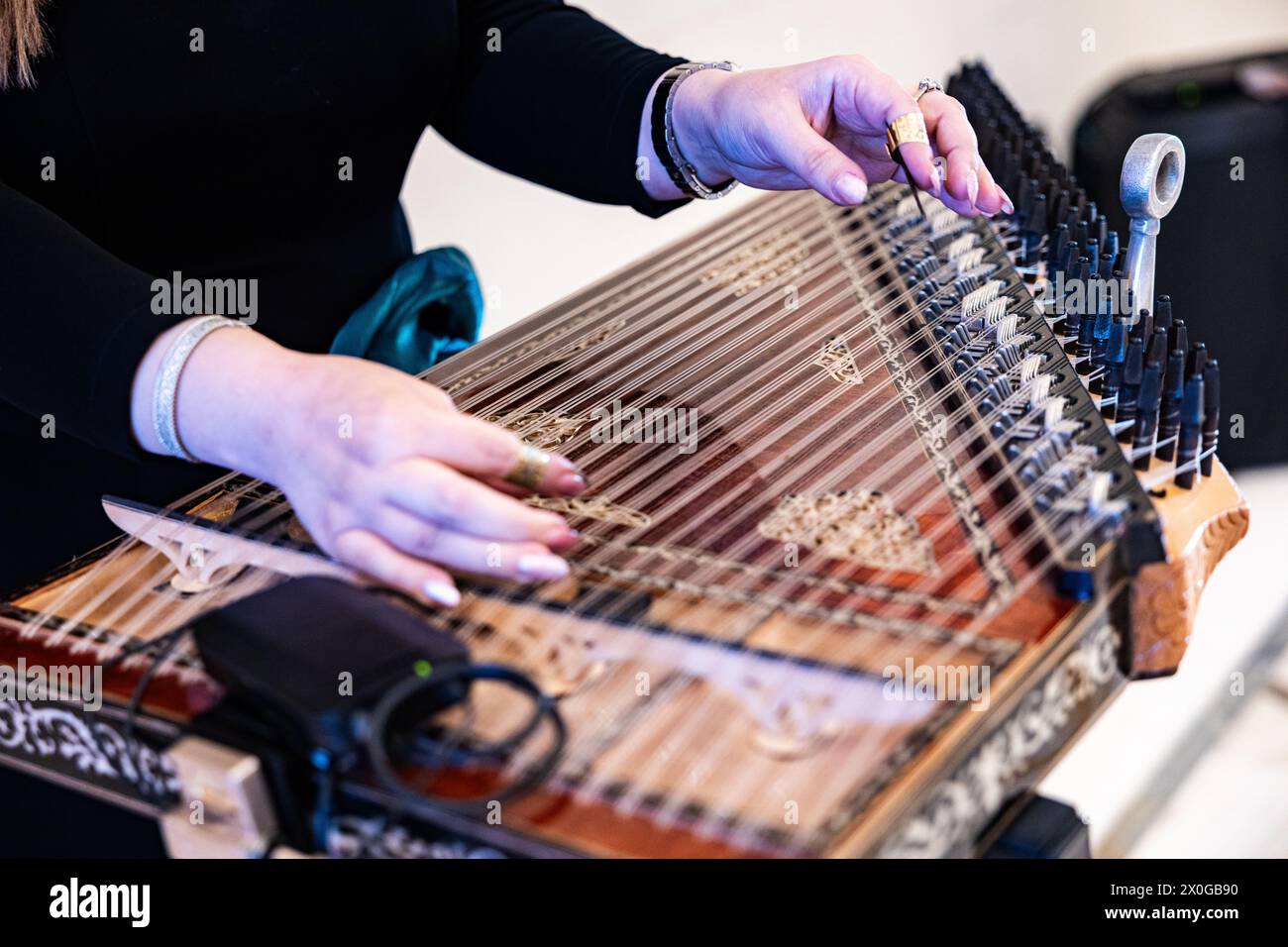 Kanoon instrument hi-res stock photography and images - Alamy