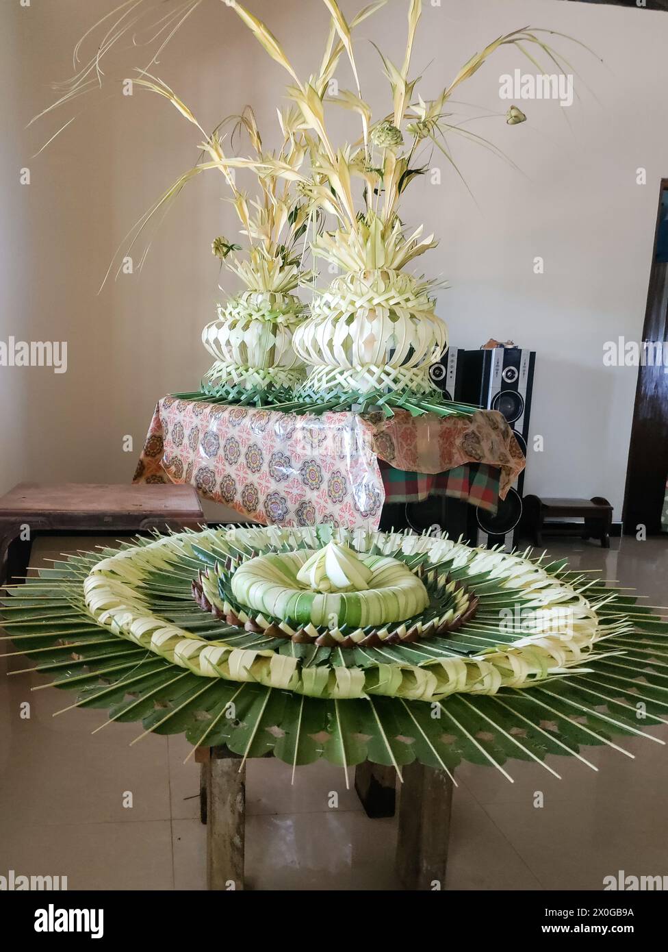 Woven coconut leaf hi-res stock photography and images - Alamy