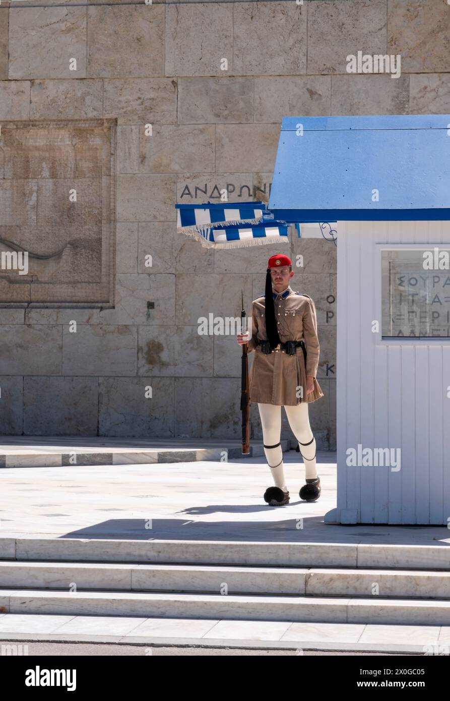 Changing of the Guard at the Tomb of the Unknown Soldier, Athens ...