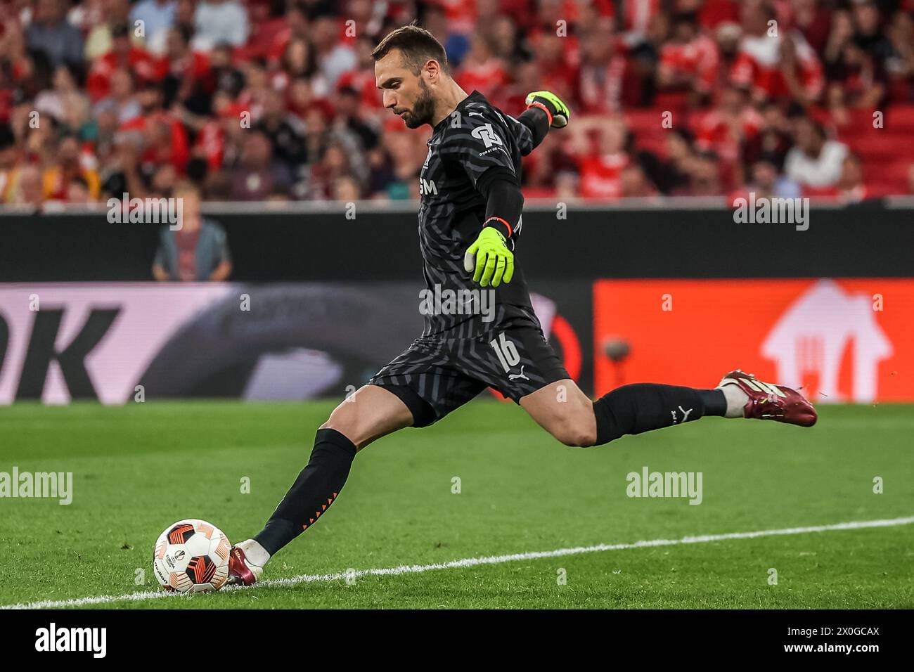 Lisbon Portugal, April 11th 2024: Pau Lopez (16 Olympique de Marseille) in action during the ...