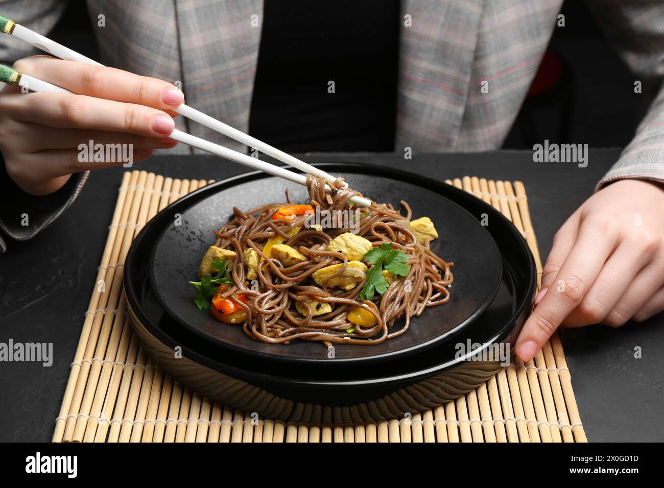 Asian woman eating fried chicken hi-res stock photography and images ...