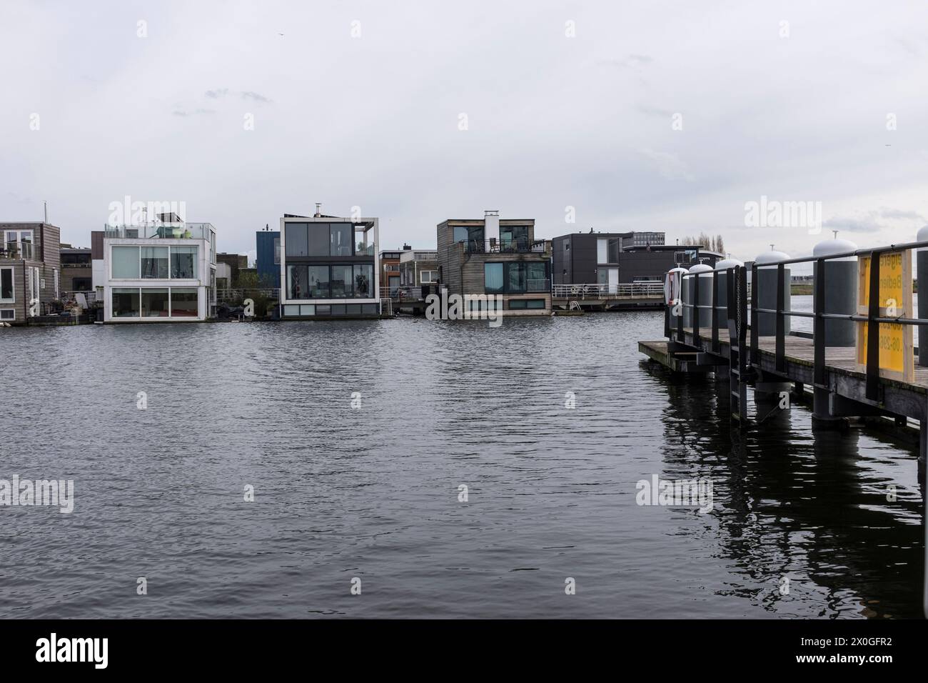 Floating houses in ijburg amsterdam hi-res stock photography and images ...
