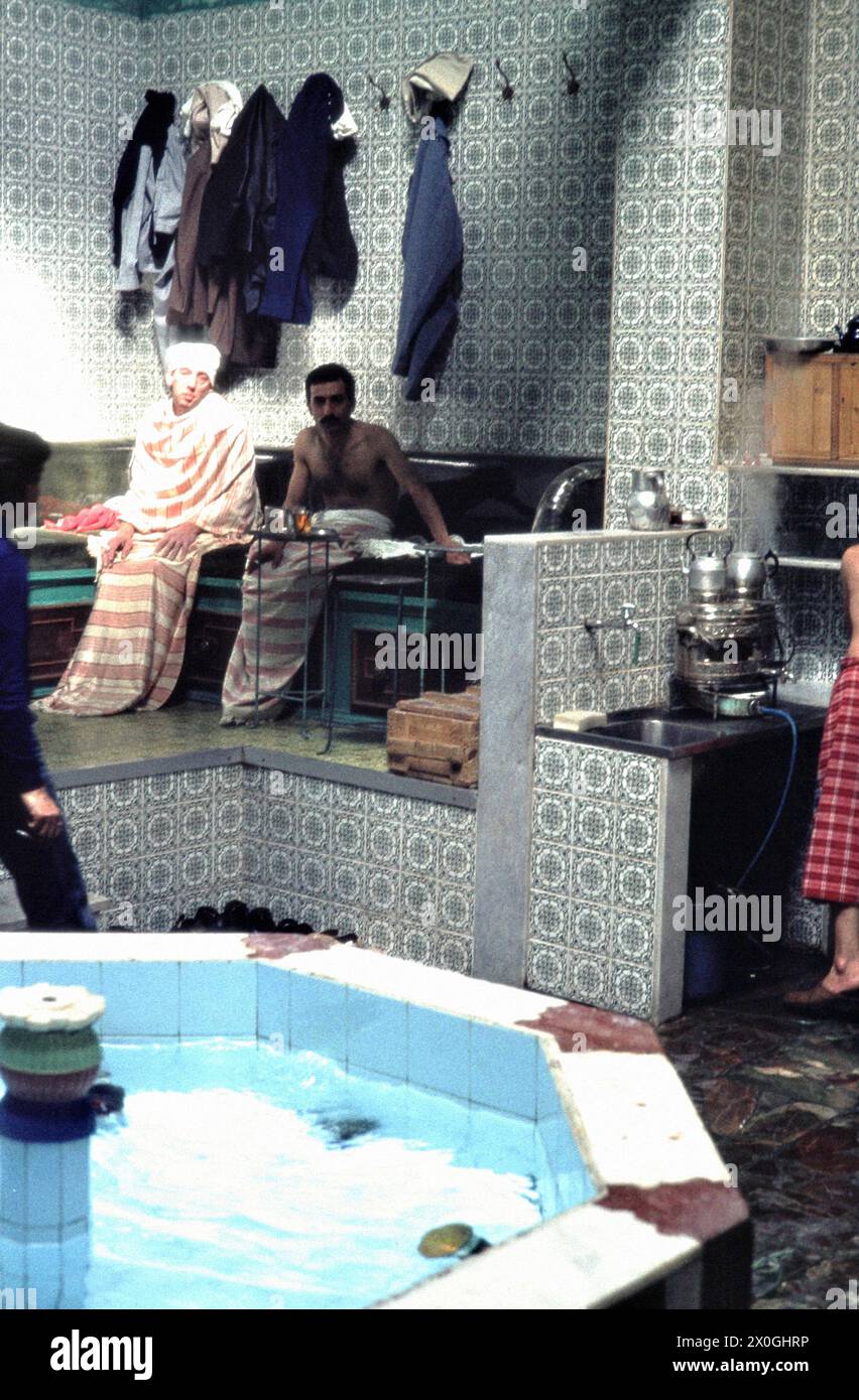 Syrian men in a Turkish bath in Damascus Stock Photo - Alamy