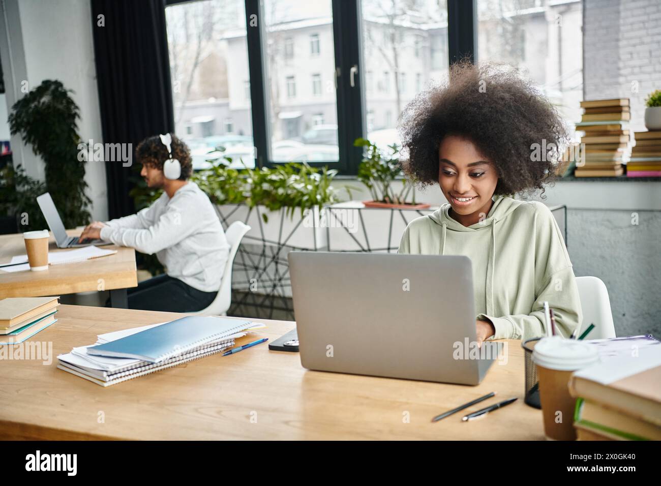 Focused students computer hi-res stock photography and images - Alamy