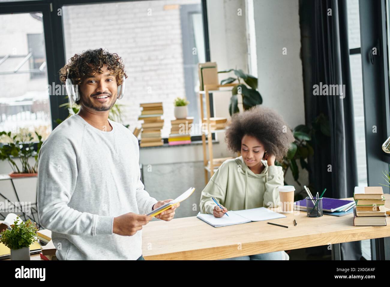 Collaborative study hi-res stock photography and images - Alamy