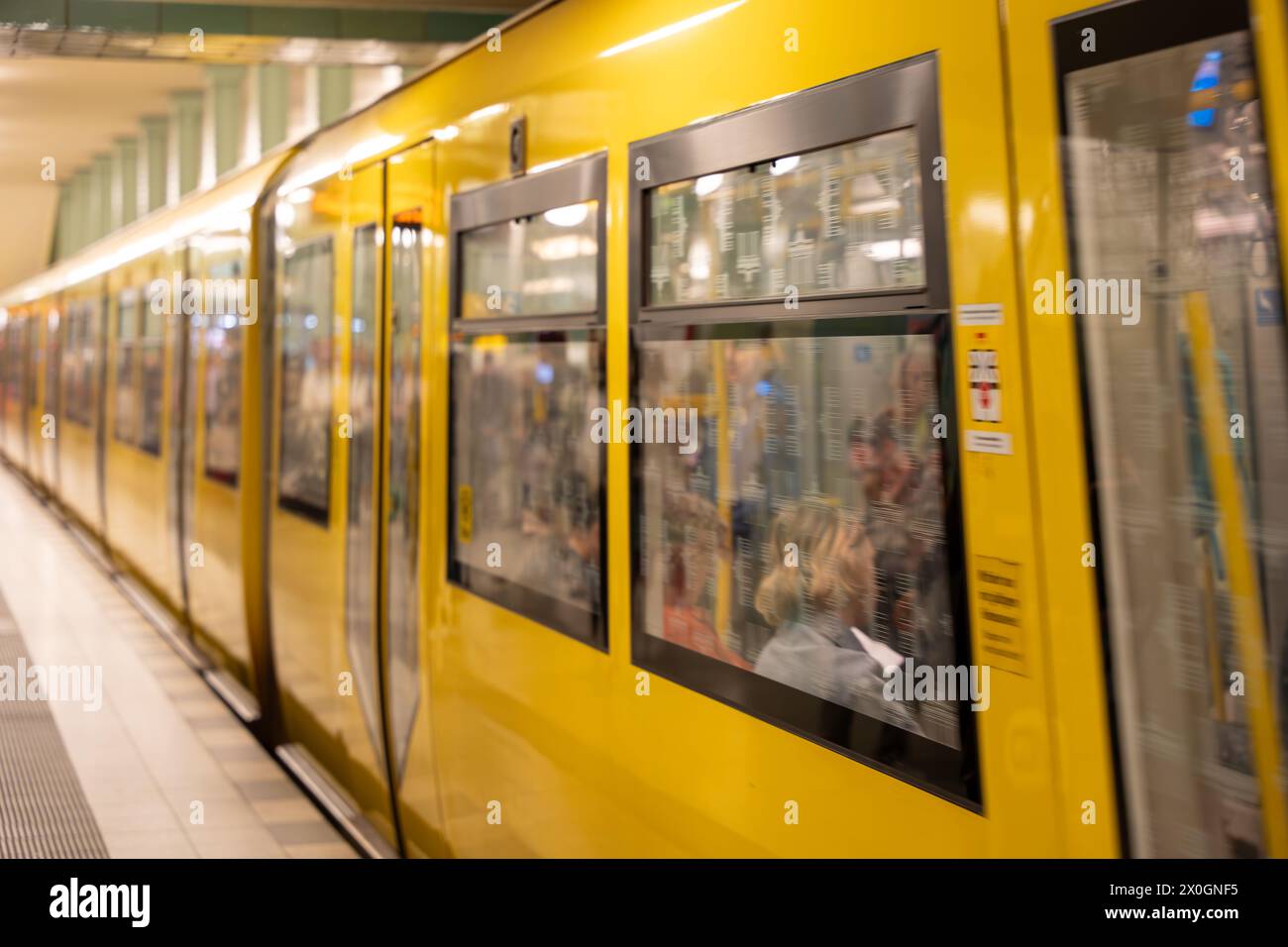 Vibrant yellow train hi-res stock photography and images - Alamy