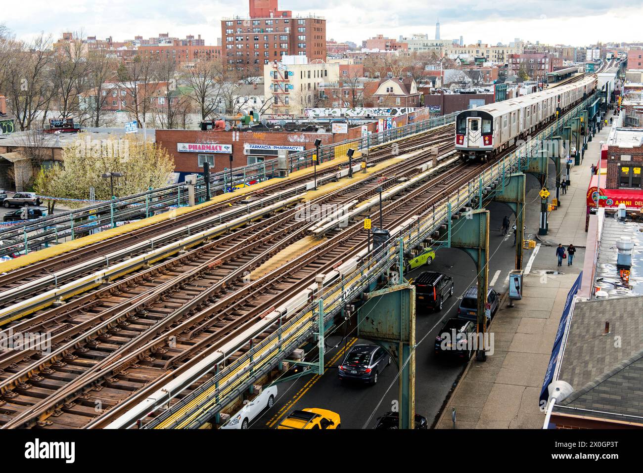 Train subway driving on track hi-res stock photography and images - Alamy