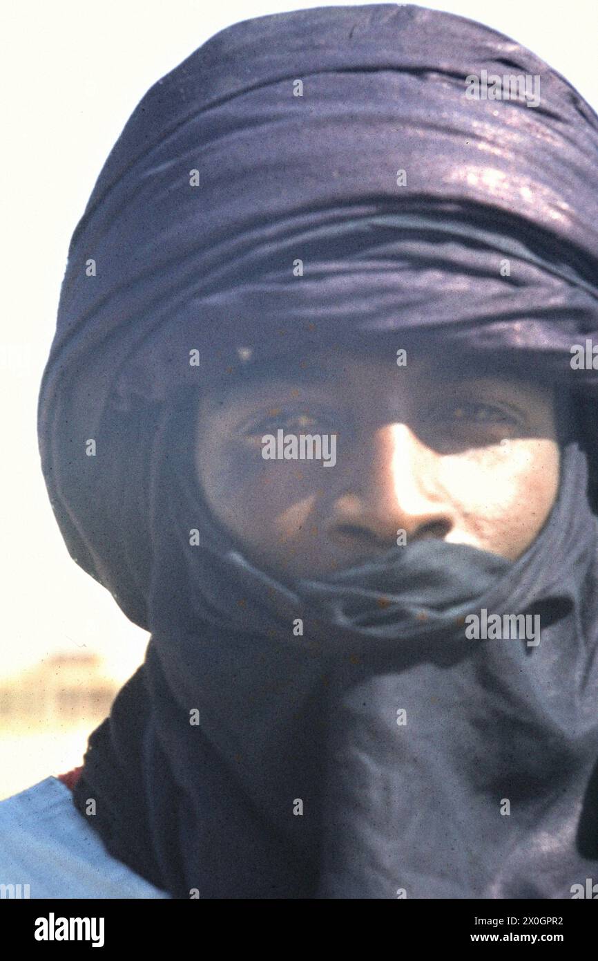 Targi with traditional face veil in Hirhafok. [automated translation ...