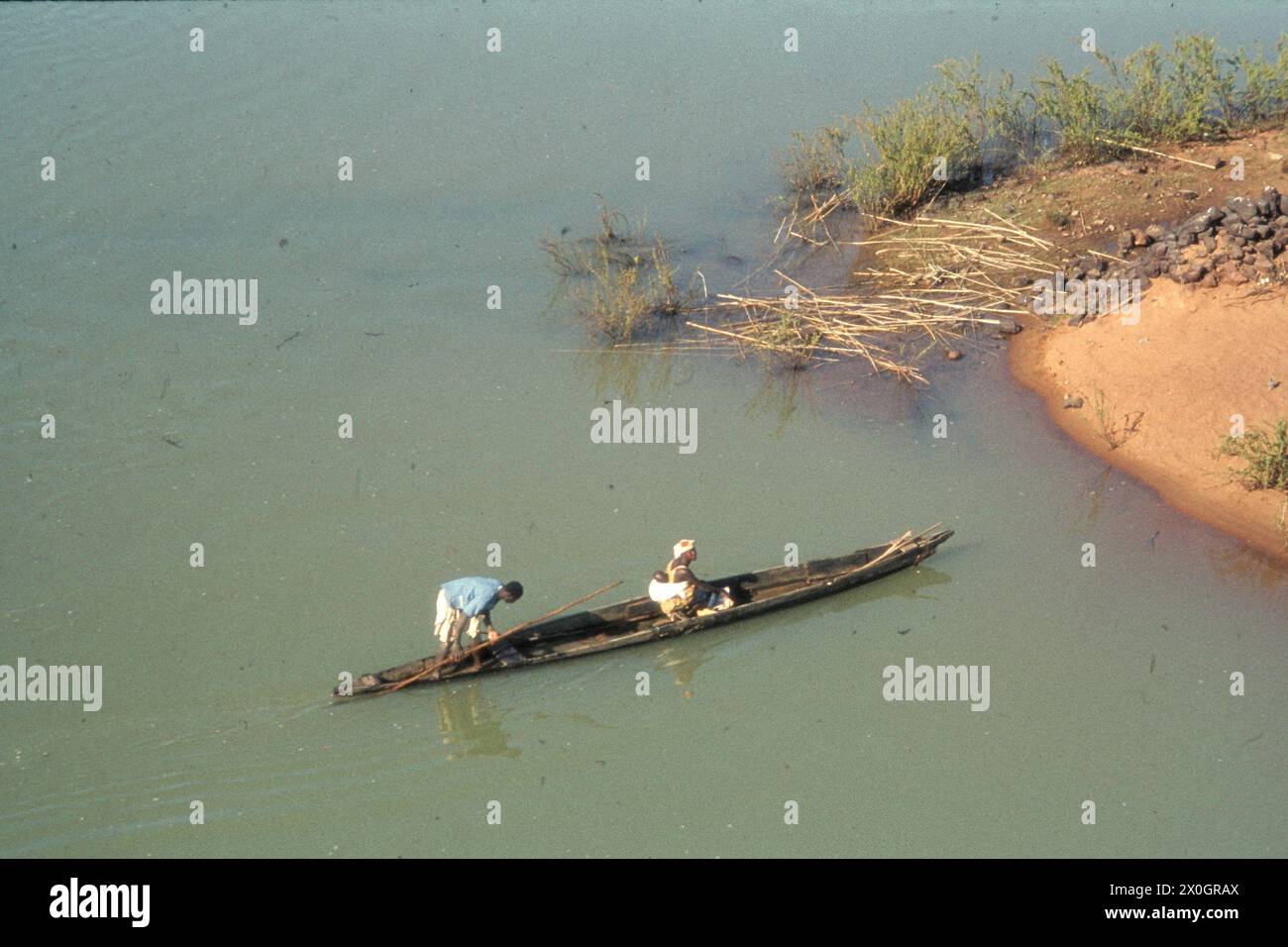 Dugout canoe on bank river hi-res stock photography and images - Alamy