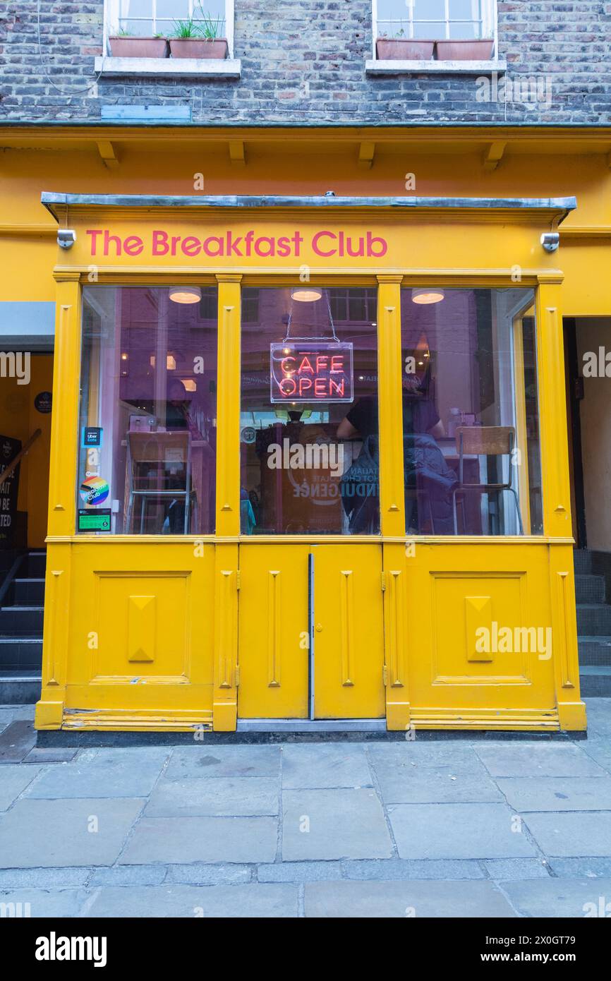 Close Up exterior of the Breakfast Club Angel, Camden Passage ...