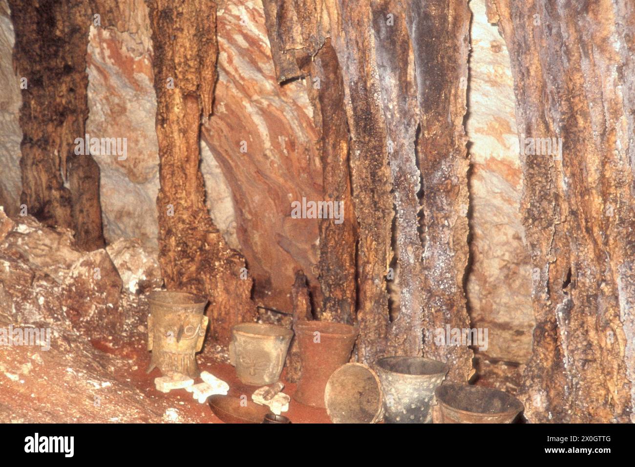 Cult objects hi-res stock photography and images - Alamy