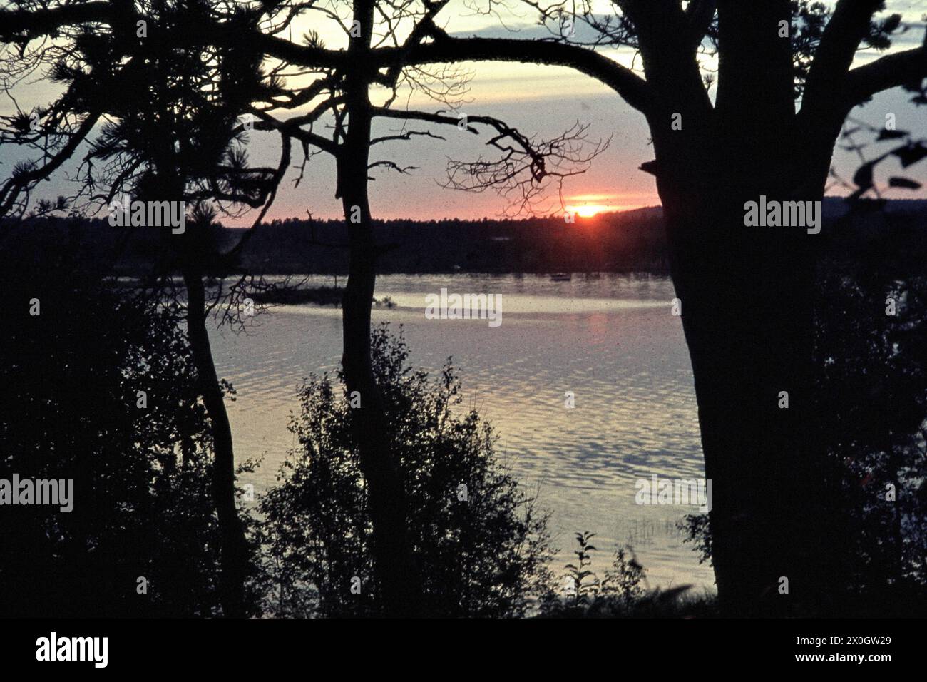 Sunset at lake Inari. [automated translation] Stock Photo - Alamy