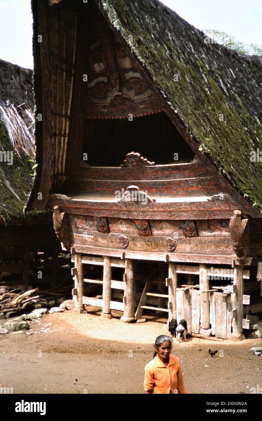 Batak traditional dress hi-res stock photography and images - Alamy