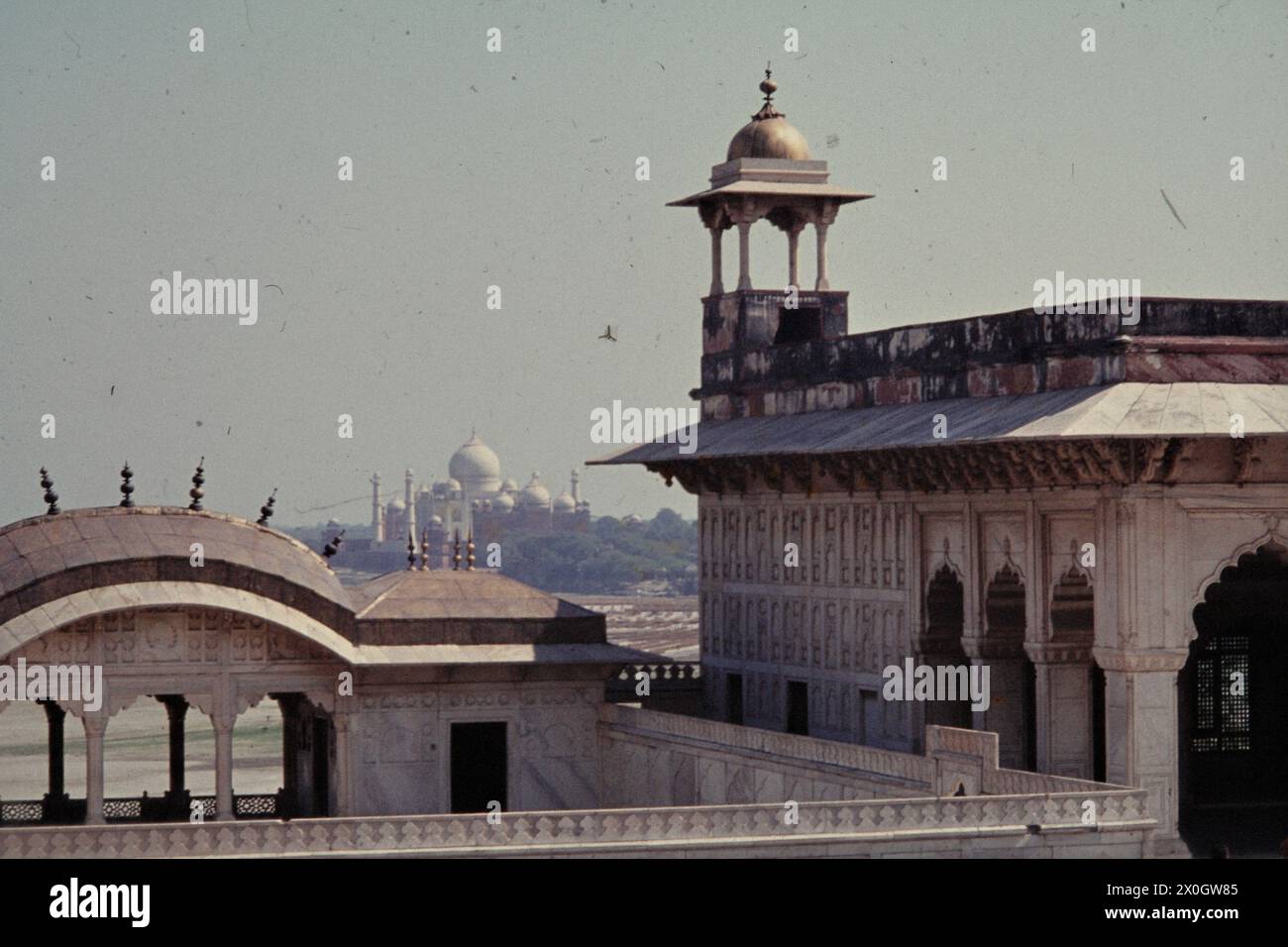 View over Khas Mahal in the Red Fort to the Taj Mahal in Agra ...