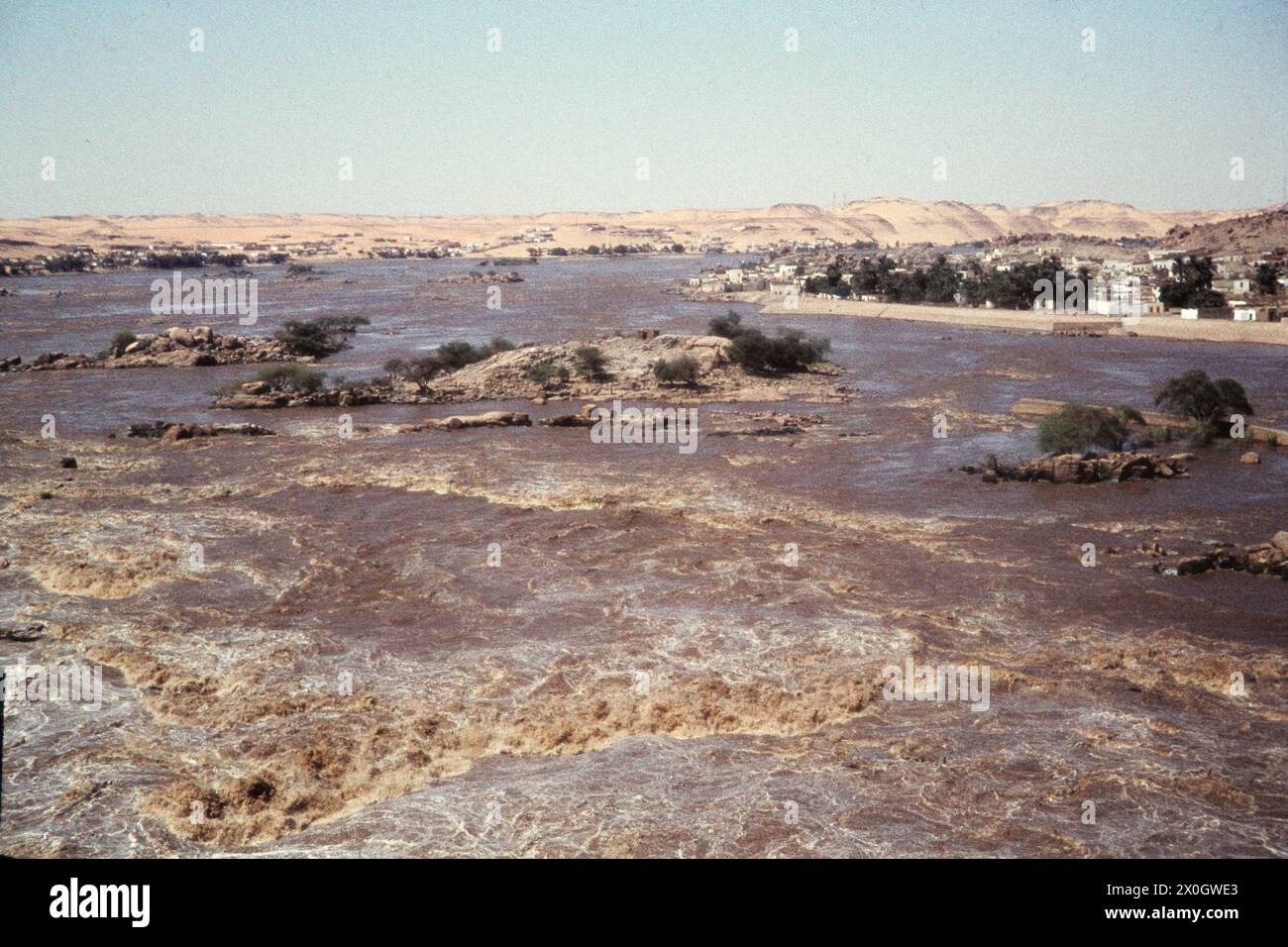 View from the Aswan Dam to the city of Aswan in the north Stock Photo ...