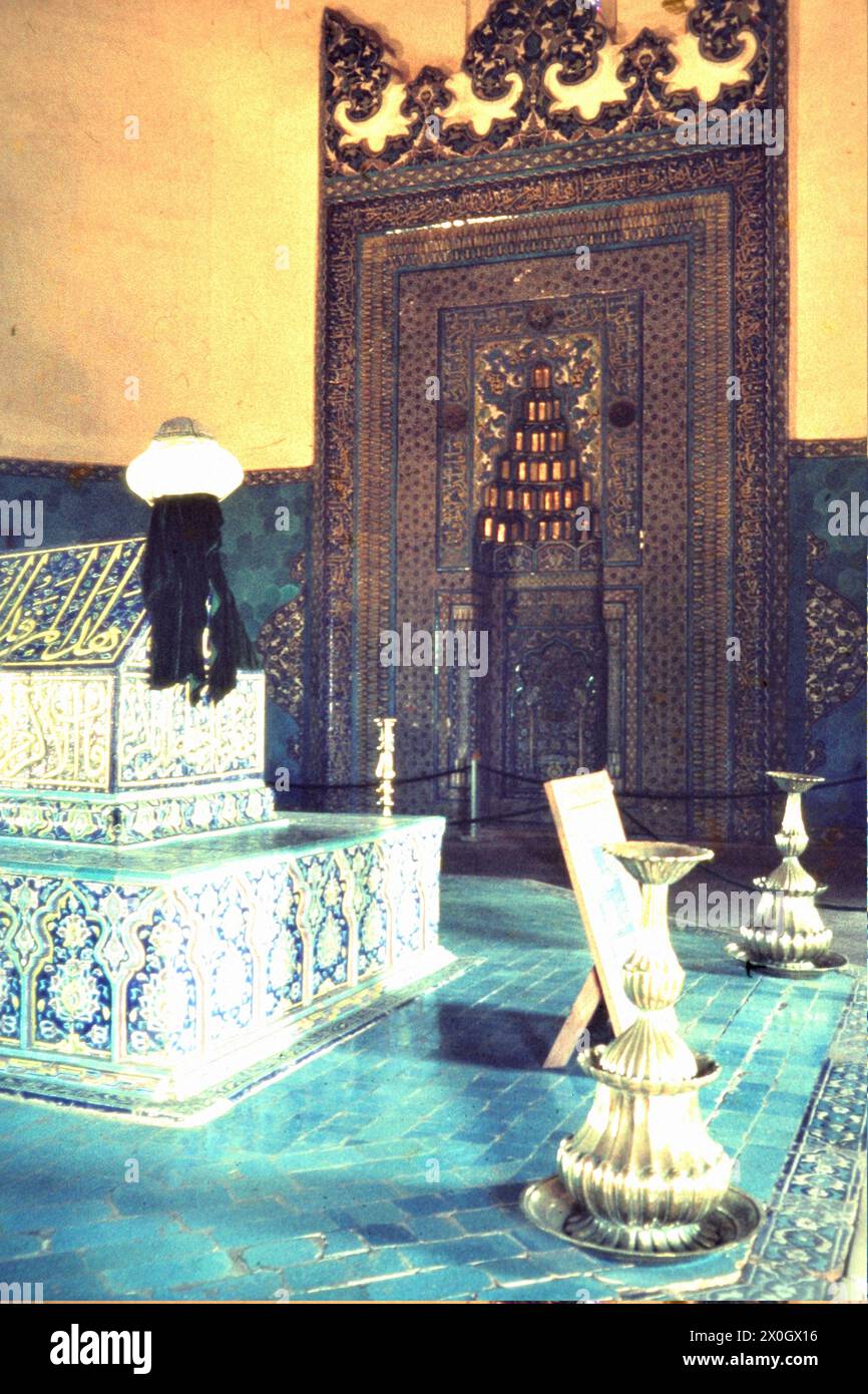 The sarcophagus of Sultan Mehmet I. (1413-1421) on a blue flay pedestal ...