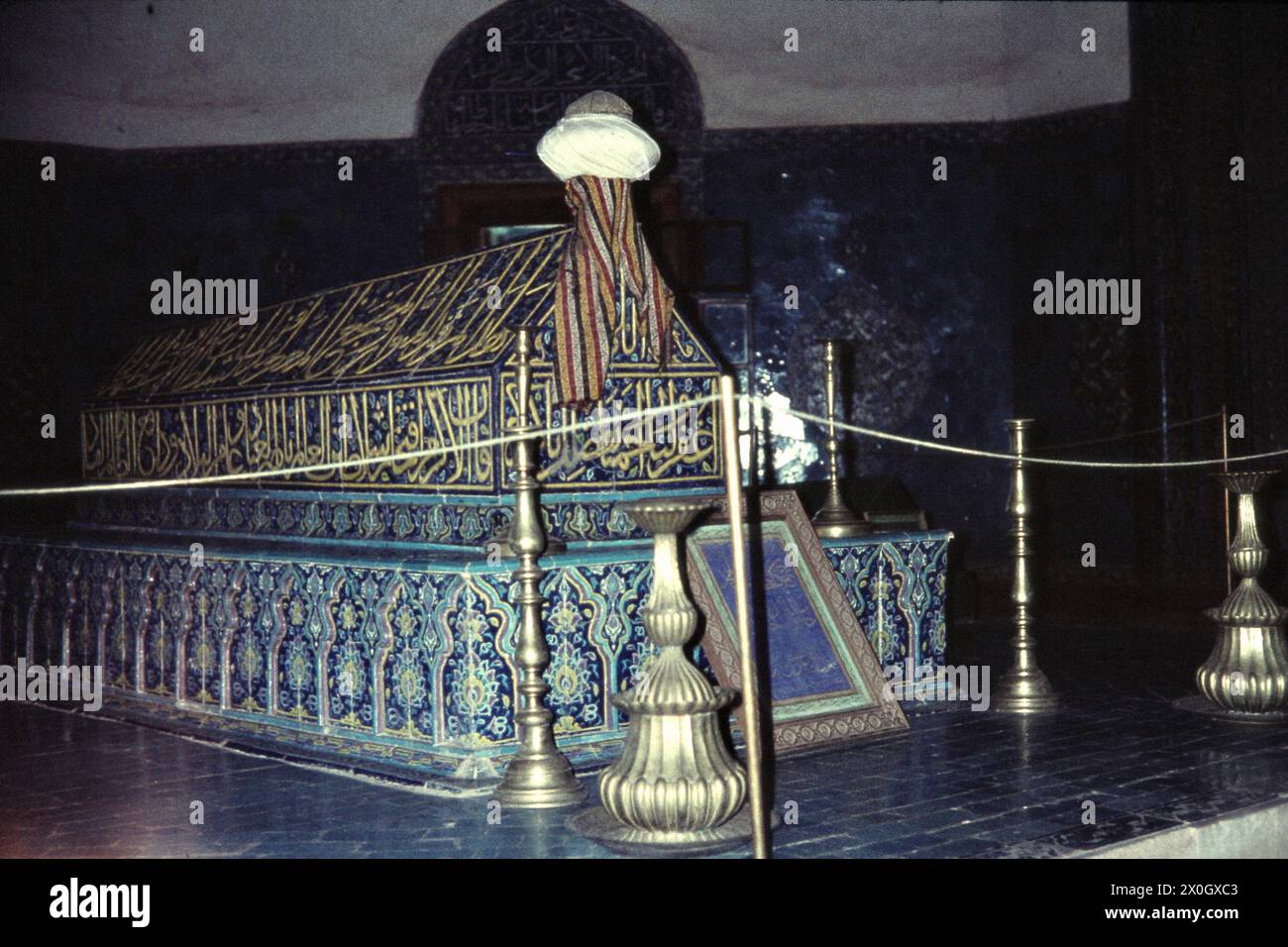The sarcophagus of Mohammed I in the doorway of the Green Mosque Ulu ...