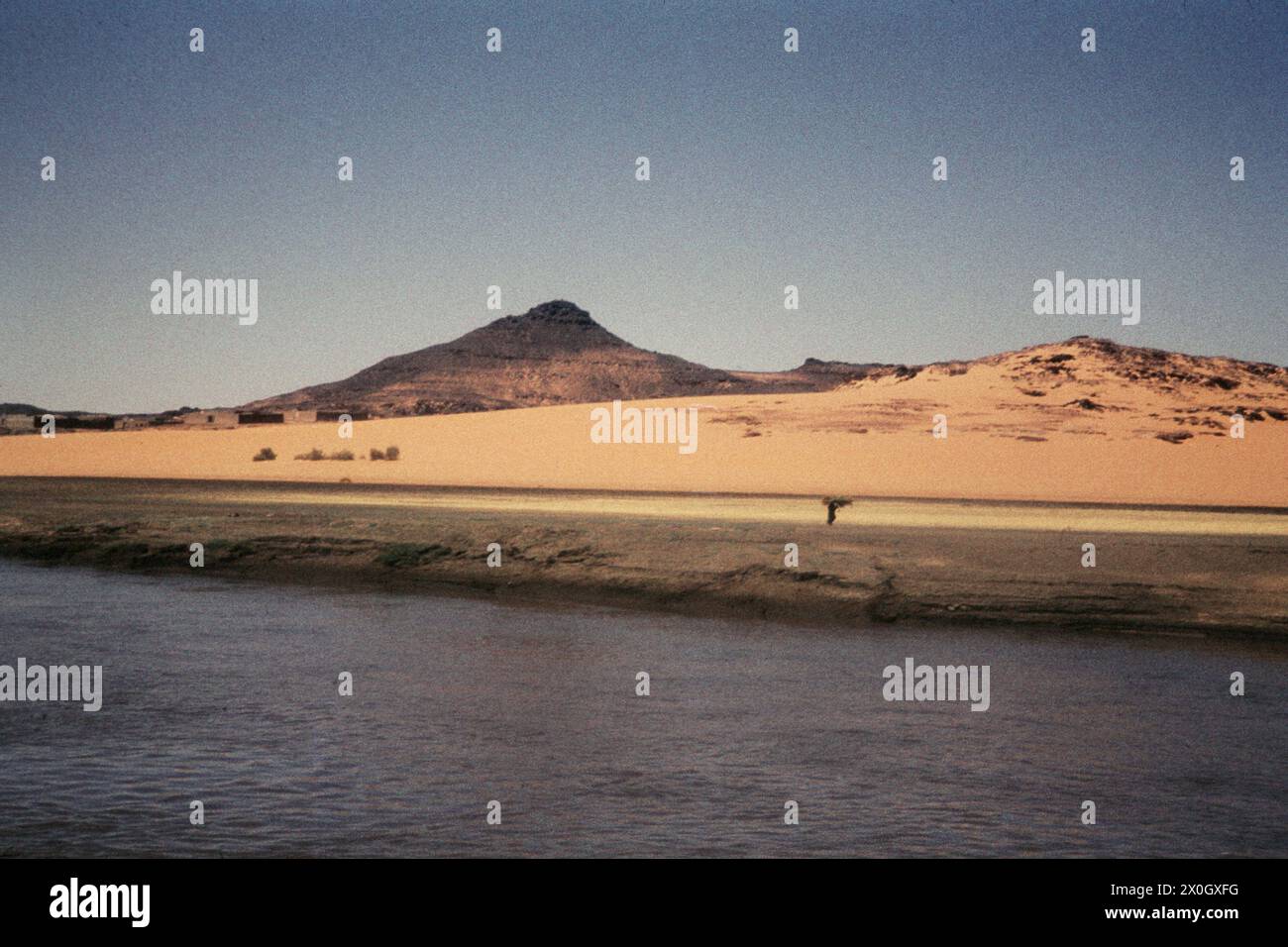 The Nile between Shellal and Wadi Halfa with view of the Libyan Desert ...