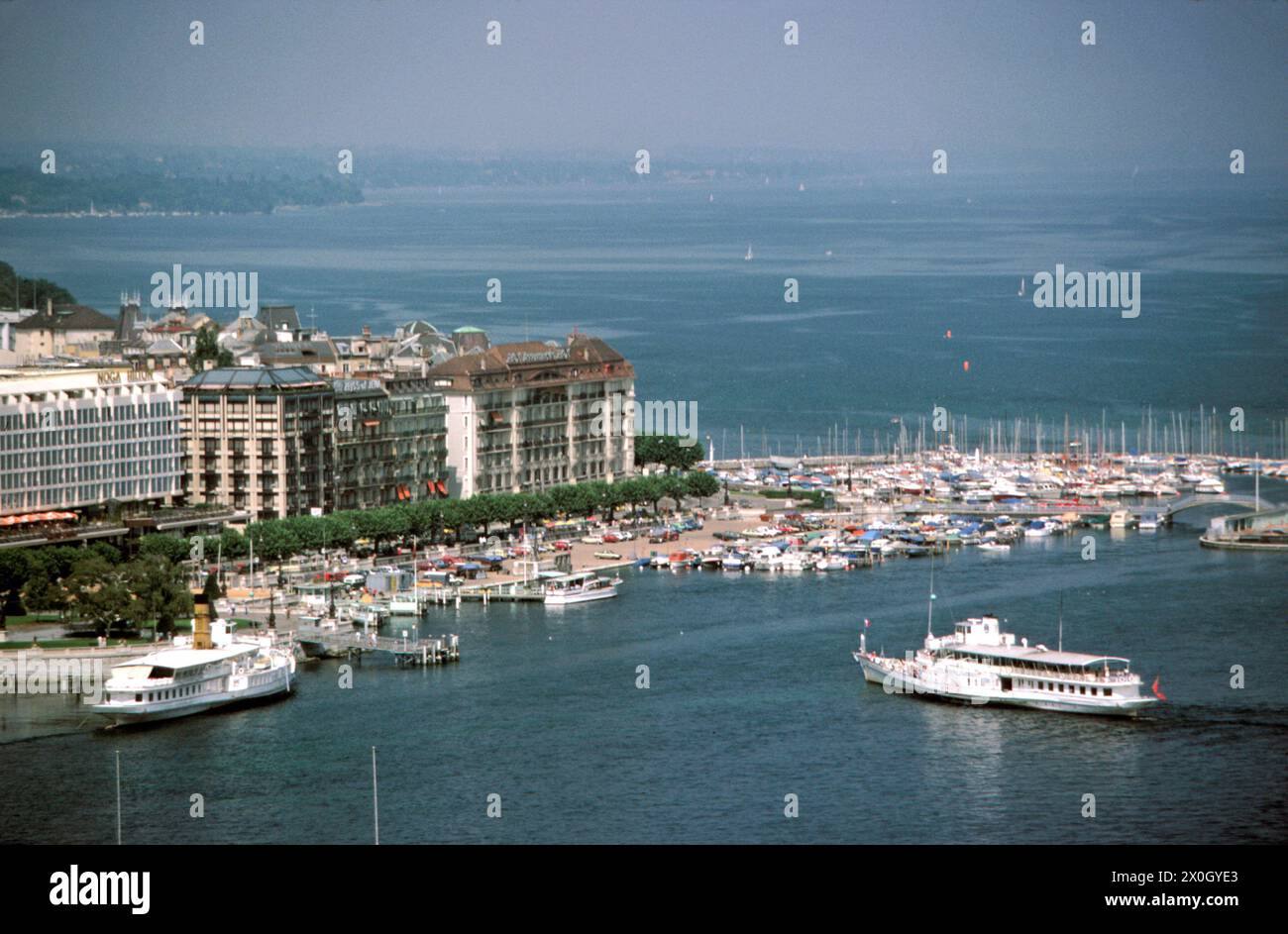 Views of lake geneva hi-res stock photography and images - Alamy