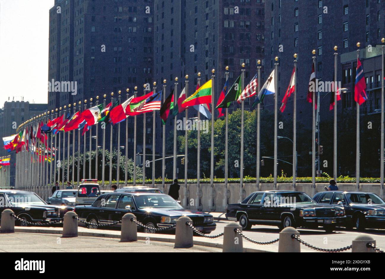 Waving un flag hi-res stock photography and images - Alamy