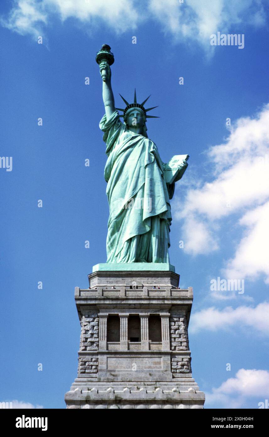 Statue of Liberty, Statue of Liberty [automated translation] Stock ...