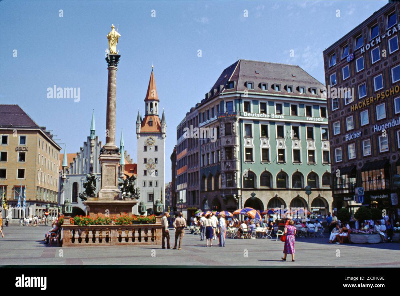 The Mariensäule at the Marienplatz in Munich. In the background you can ...