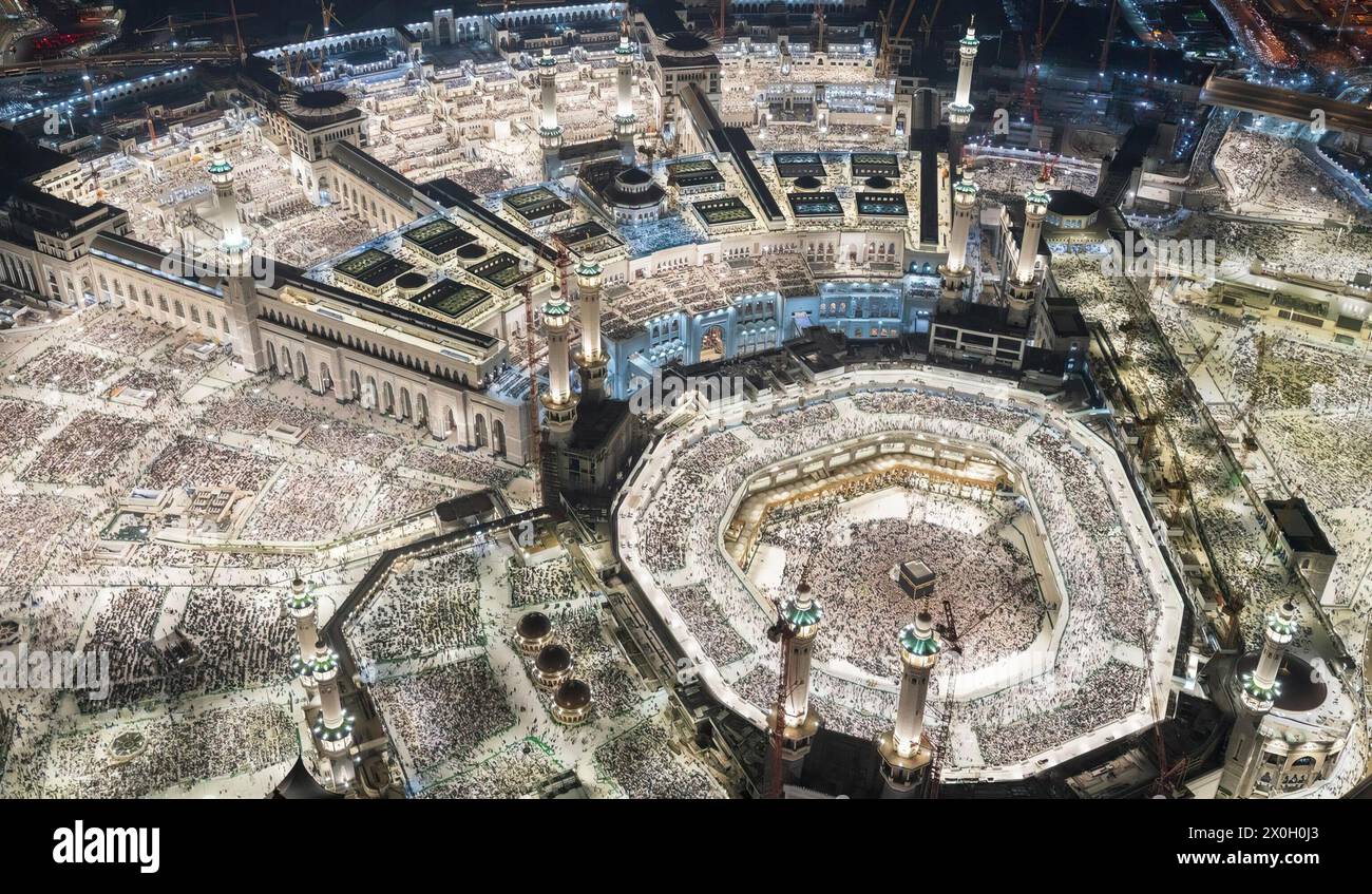 The Great Mosque of Mecca, Saudi Arabia, seen from above, in the last ...
